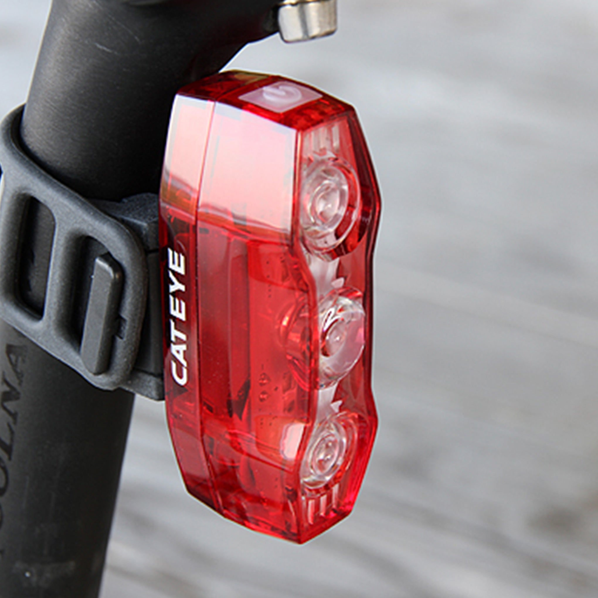 Cateye VIZ 300 Rear Light - Rear - 300 - Black | MTB Direct